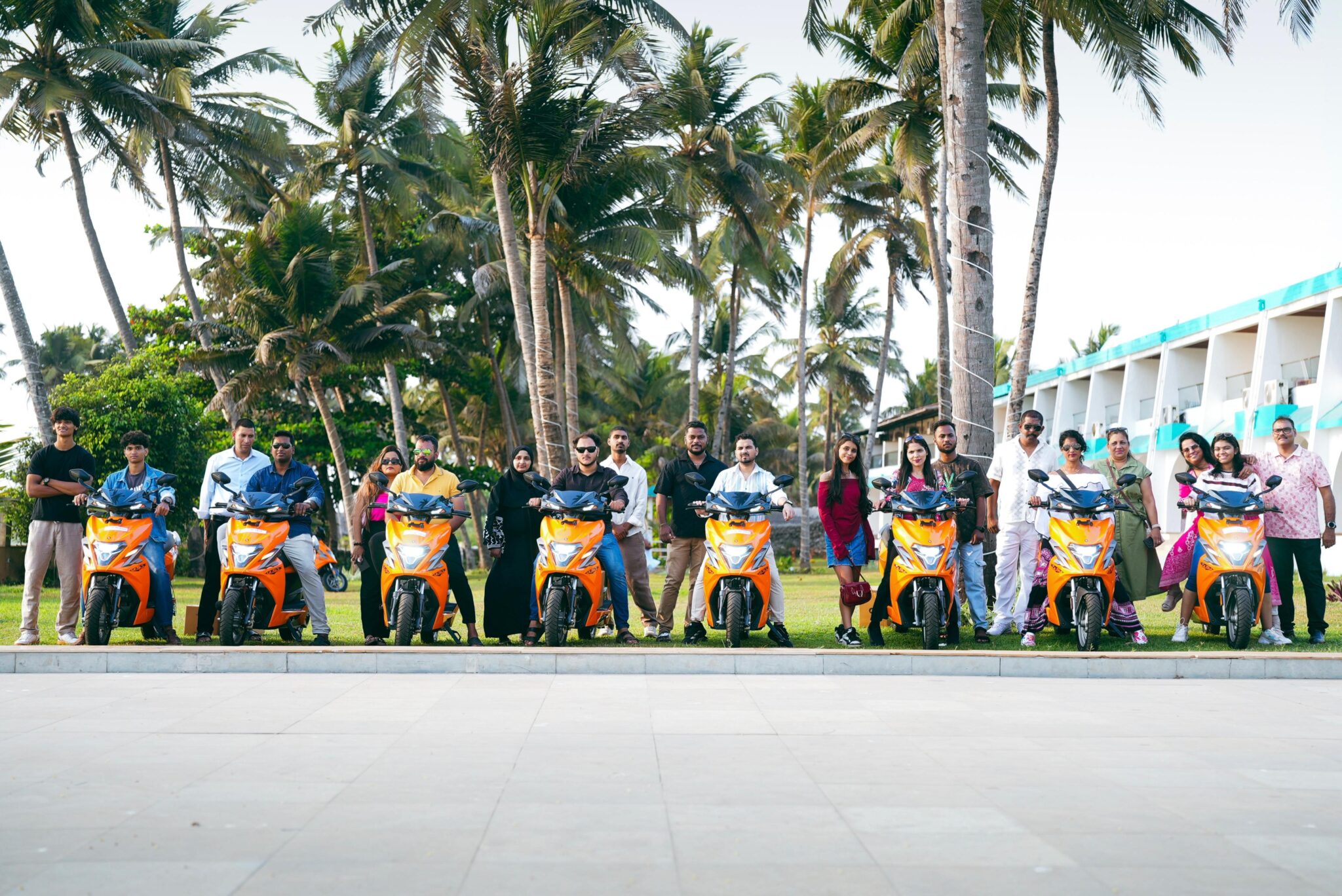 Simple Energy Ultra Electric Scooter Launched – 400 km Range, Key ...